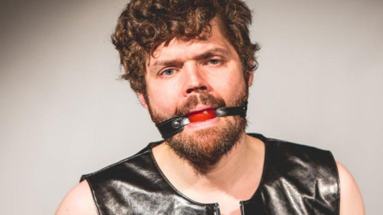Gabriel Bisset-Smith Tells The Most Original And Funny Joke In The ...