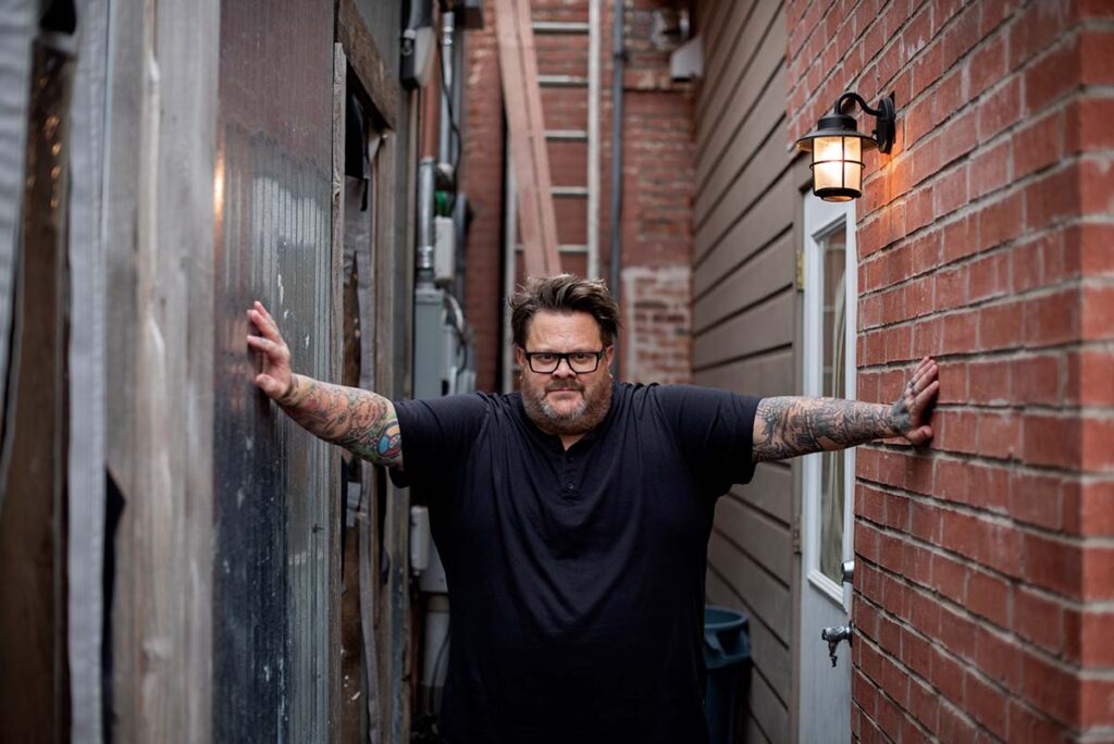 Interview: Jaret Reddick opens up about moving from pop punk to Country ...