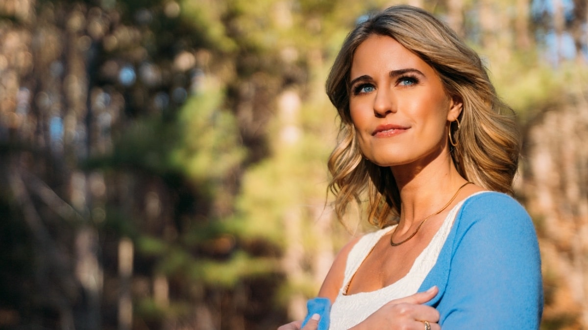 Jillian Cardarelli releases 'Country Side' & pays tribute to 15 ...