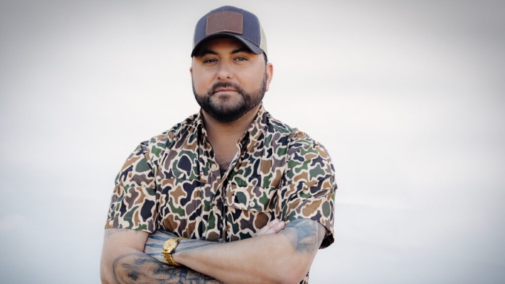 Interview: Tyler Farr reflects on his career & changes in the industry