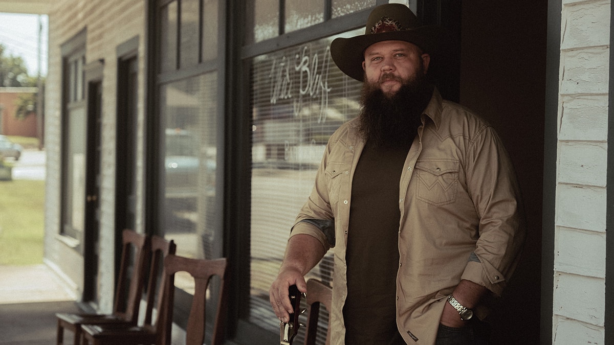 Interview: Larry Fleet on his UK tour, 'Somewhere in the South ...