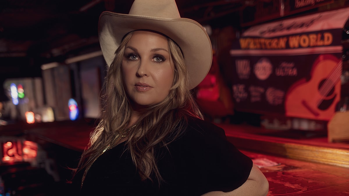 Interview: Sunny Sweeney talks new 'Rhinestone Requiem' album & working ...