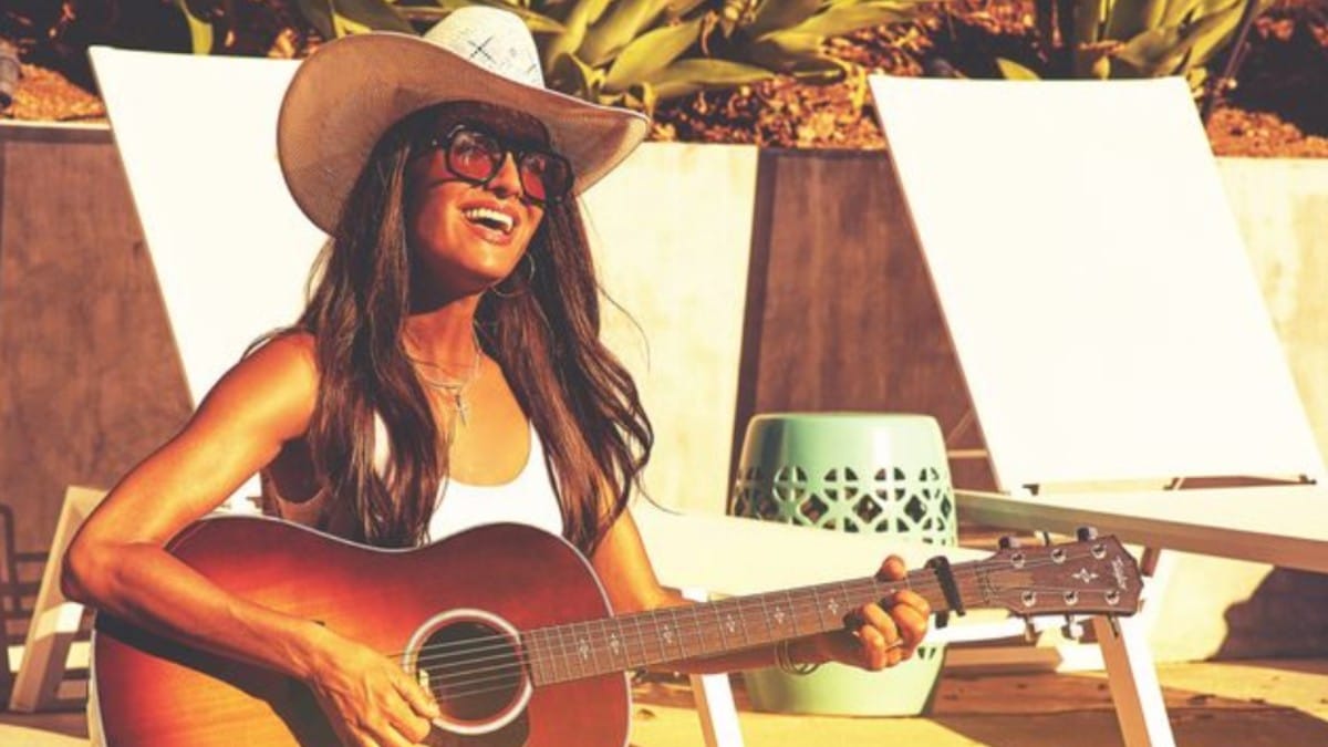 Interview: Annie Bosko new album & her 14 year grind in Nashville