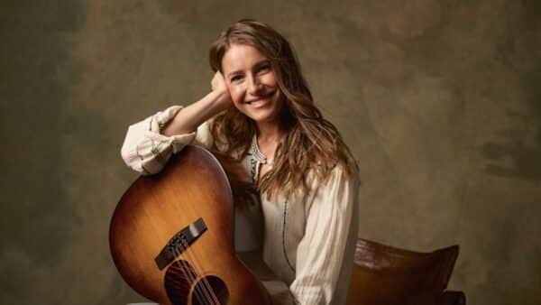 Caroline Jones announces new album ‘Good Omen’ and 2026 tour