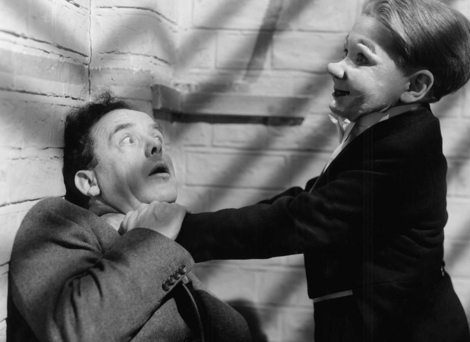 Review: 'Dead of Night' British horror classic starring Michael ...
