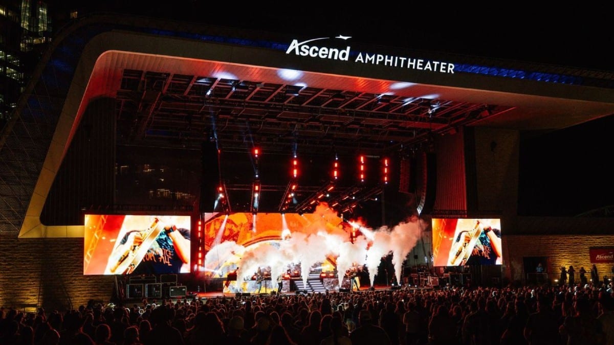 Russell Dickerson in Nashville & next it's the Red Rocks livestream