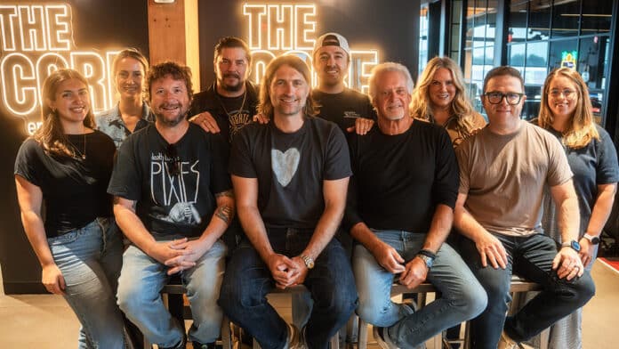 Ryan Hurd signs with Combustion Masters - Entertainment Focus